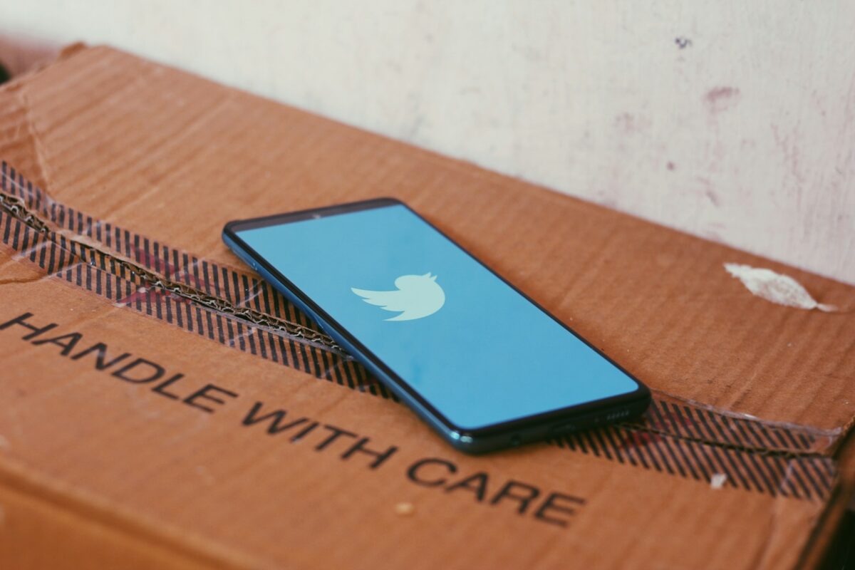 11 Ways to Use Twitter Polls for Marketing (with Examples)